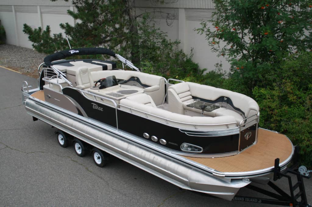 5 Best Pontoon Trailer Guides for 2023 | Pontoon Authority